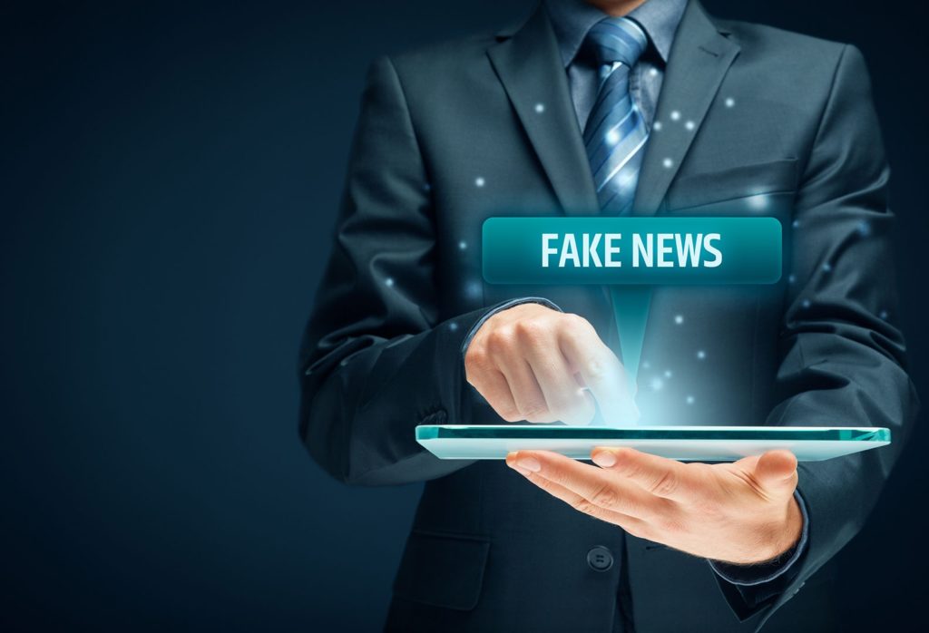 Facebook VS Fake News e Hacker | Cosmobile